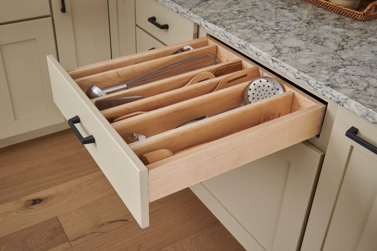 Tableware Archives | Schuler Cabinetry at Lowes